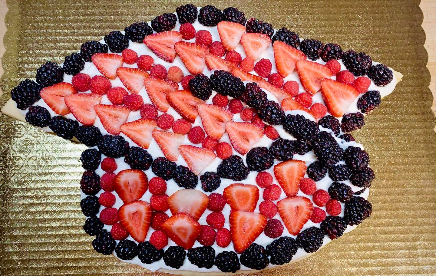 Graduation Hat Fruit Pizza | Tamara's the Cake Guru